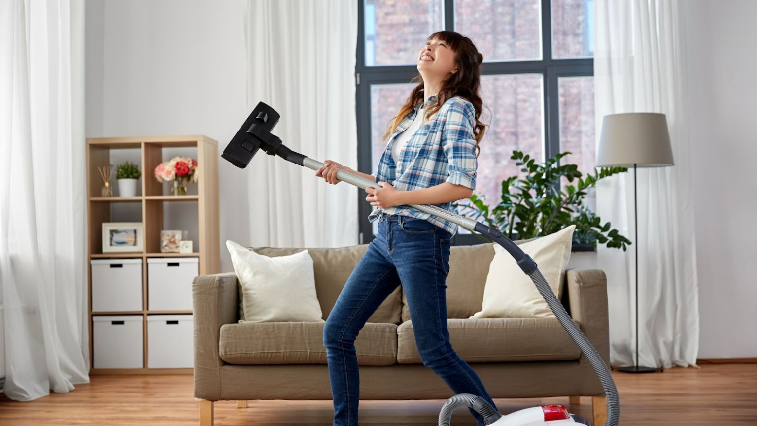 Use a Smart Vacuum That Wont Smear Poop – Nhans Solutions